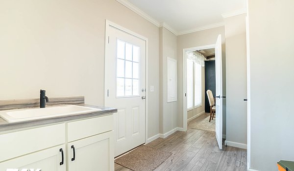 Signature Series / The Oasis DVHBSS-6811 built by Deer Valley Homebuilders